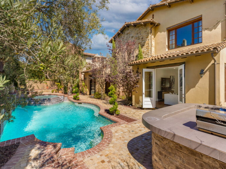 Ashkon Babaee Group – Real Estate